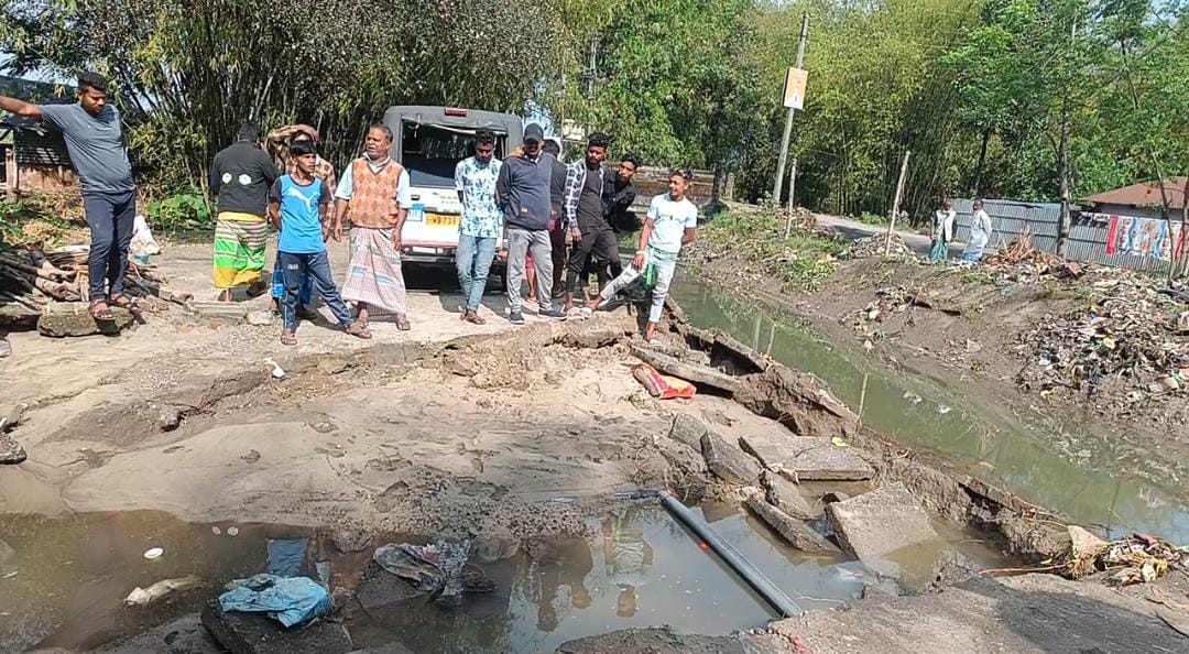 Teesta Link Canal Dam breaks its bank and enters into village in ...