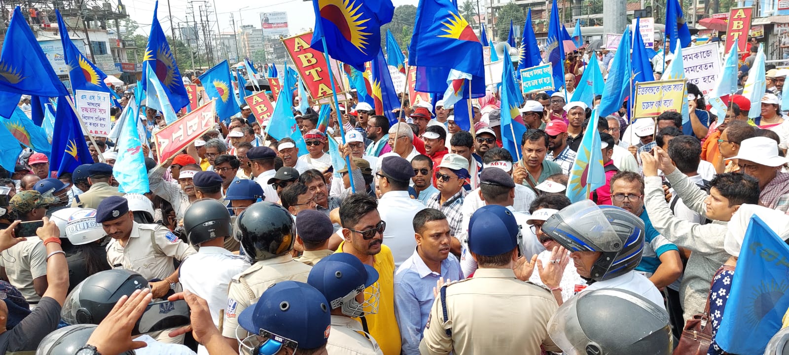 Uttar Kanya Abhiyan turns Tinbatti More into a battlefield as Left teacher's organization ...