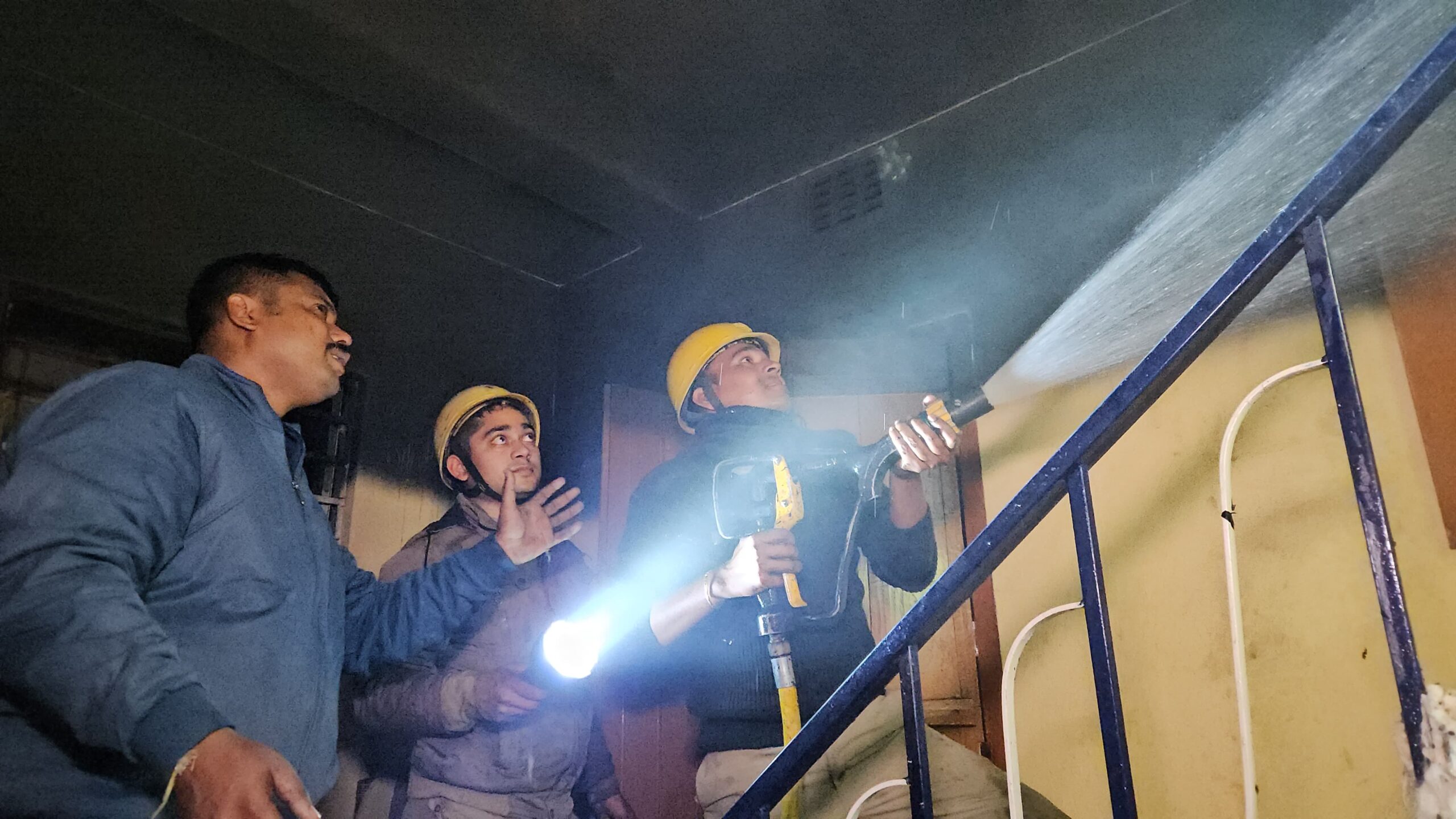 Short circuit ignites fire in a residence in Siliguri’s Ward No. 23 ...