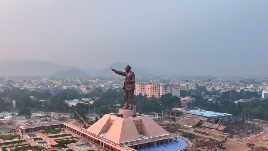 Andhra Pradesh CM unveiled 125ft B.R. Ambedkar Statue in Vijayawada ...