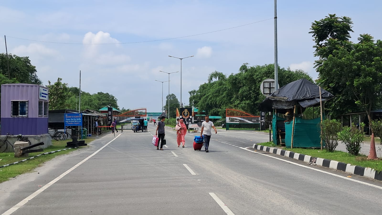 Students protest over quota system in Bangladesh, Indians returning via ...