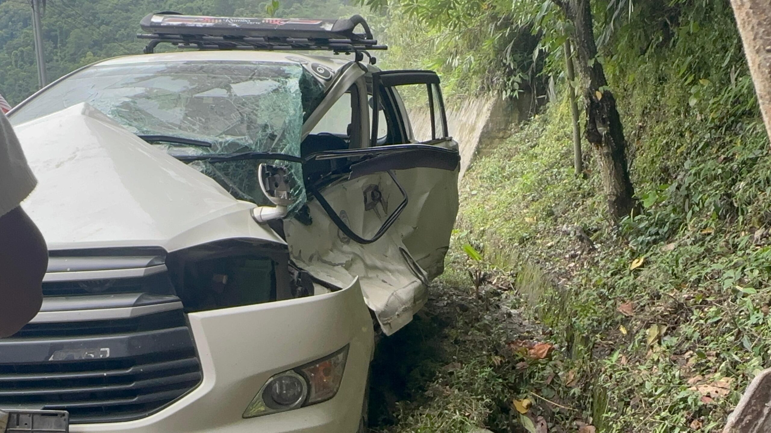 Four-wheeler crushed under boulder during landslide on NH 10 in Singtam ...