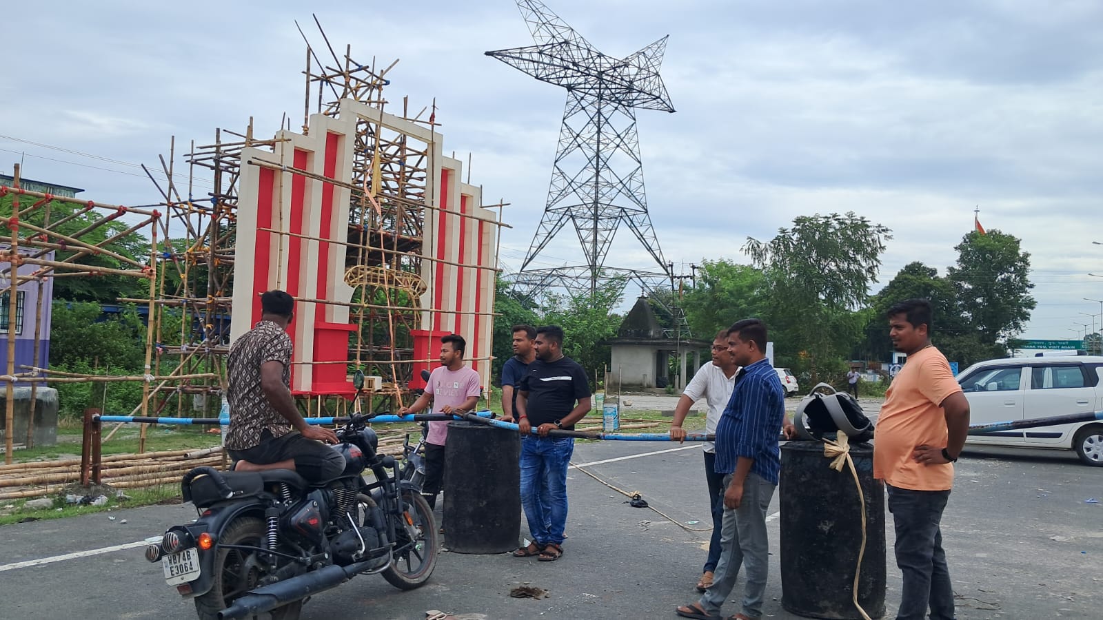 Hindu-Muslim come together to celebrate Vishwakarma Puja at the Fulbari ...
