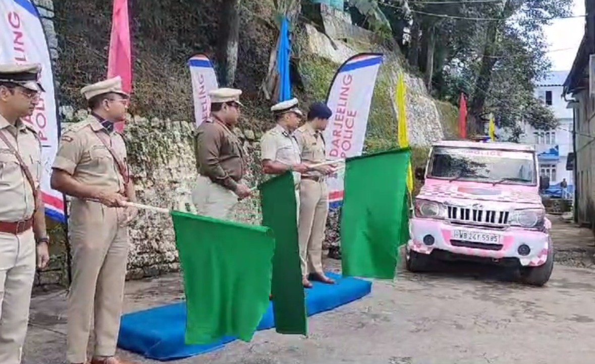 Darjeeling police launches Pink Mobile Van for women's safety ...