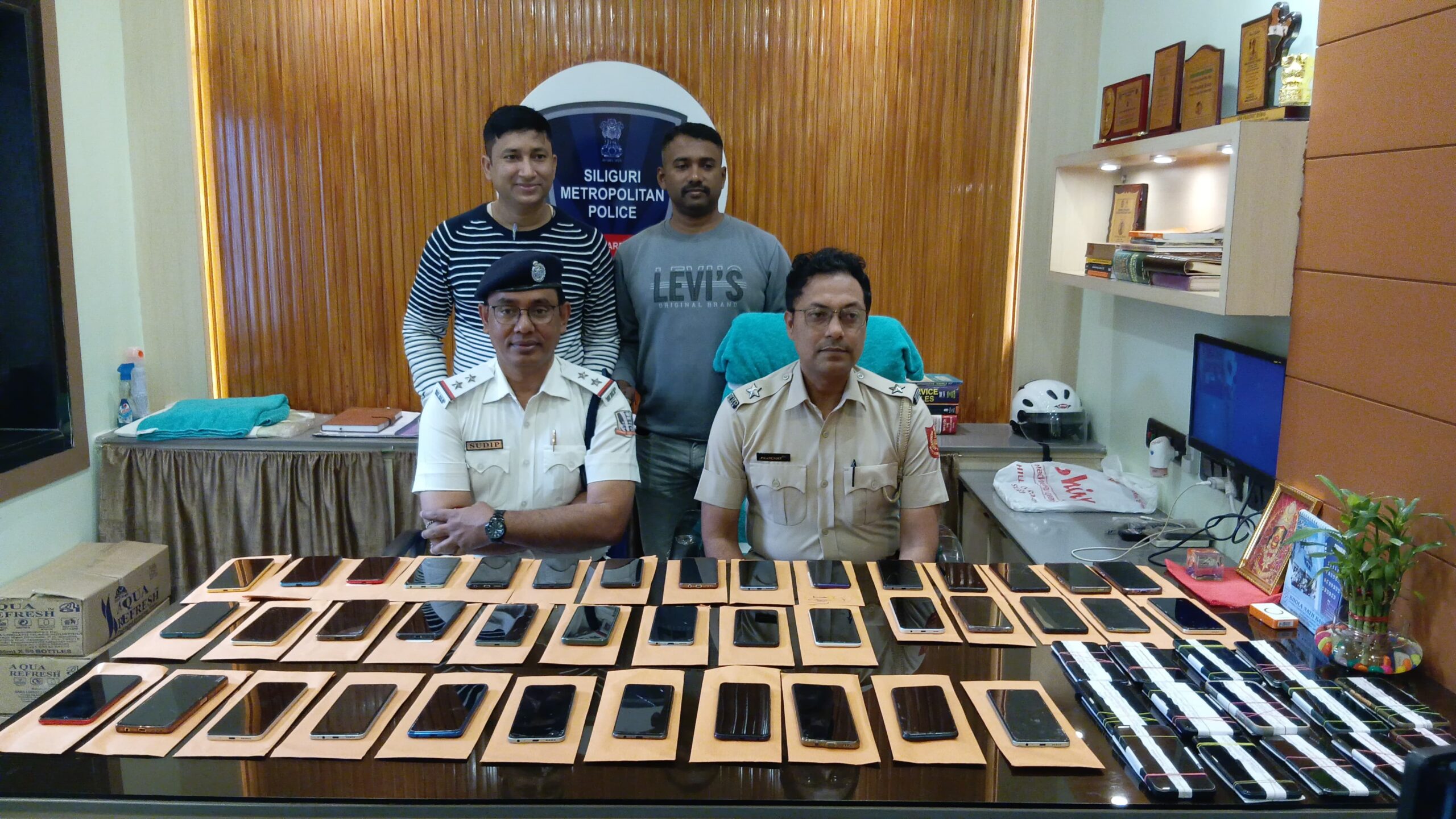 Police recover 55 stolen and lost mobile phones in Siliguri, return ...